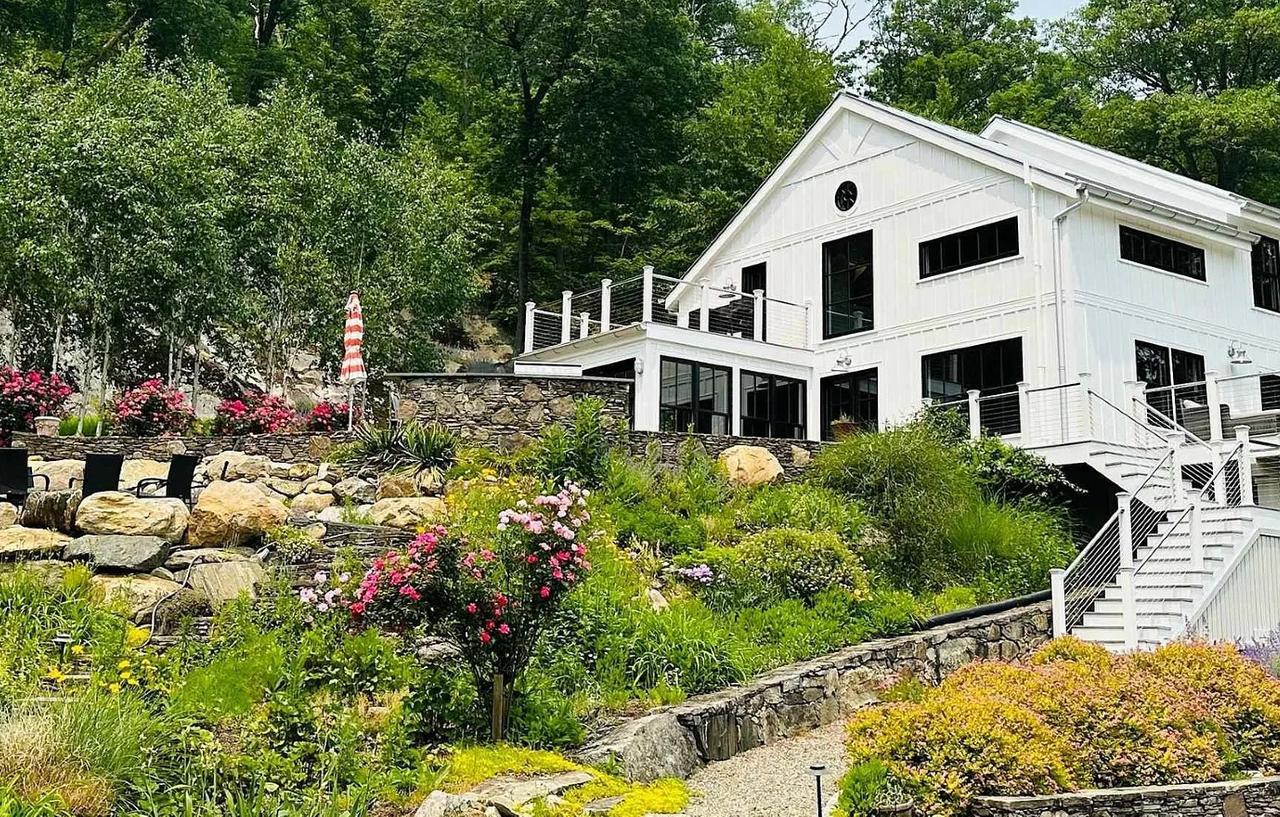 Amy Robach & Ex-Husband Andrew Score $4 Million in 2nd Home Sale Since ...