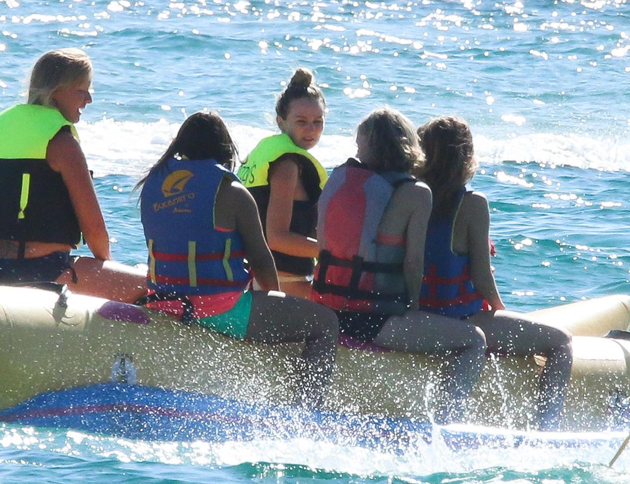 'Bachelor' Fan-Favorite Contestant Lauren Bushnell Sizzles In Mexico