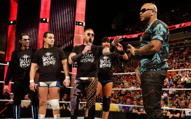 WATCH: Flo Rida Schools The Social Outcasts On Rapping On Monday Night Raw