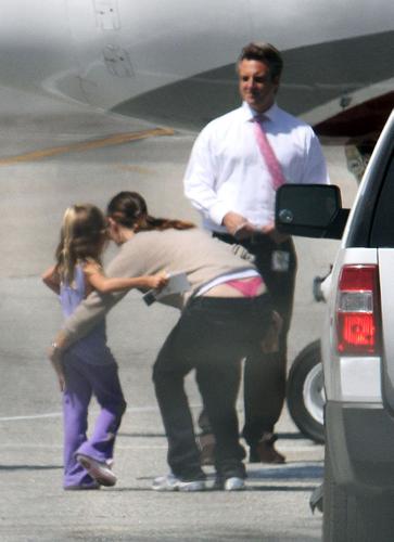 Jennifer Garner Suffers Another Wardrobe Malfunction At Pumpkin Patch ...