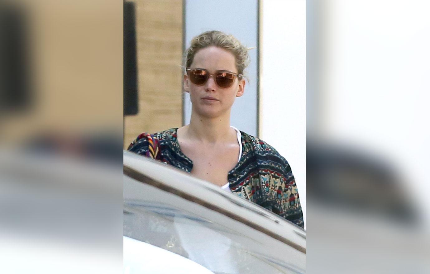 [PICS] Jennifer Lawrence Strip Club Dance -- Star Spotted Out After Romp