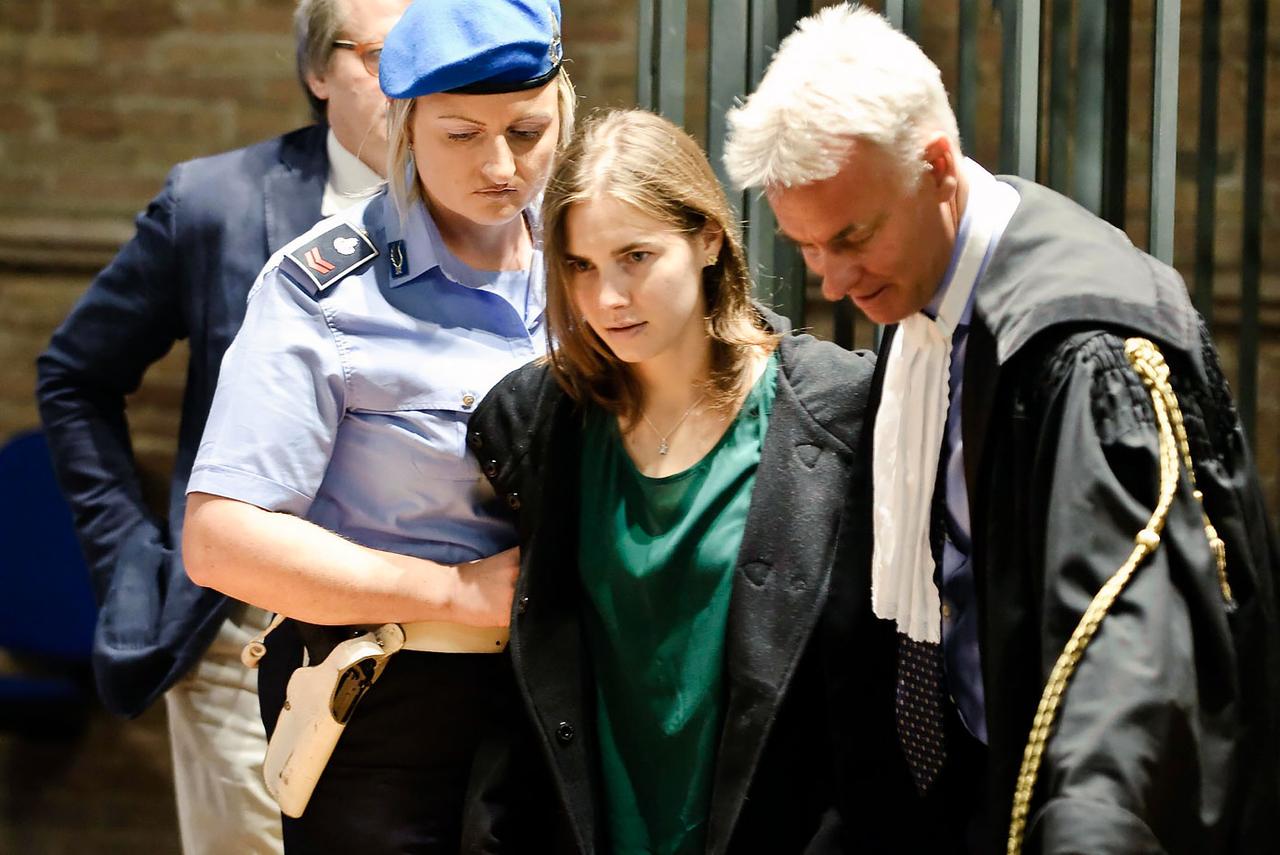Amanda Knox Is Pregnant With First Child, One Month After Revealing ...
