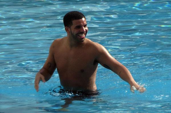 Oh Na Na, What's Her Name? Drake Gets Intimate With Mystery Bikini ...