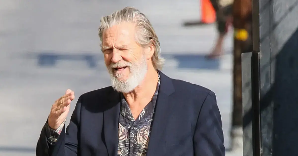 Jeff Bridges Almost Died During Cancer Treatment, Needed Oxygen on Set