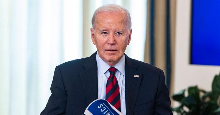 Joe Biden Had Secret Note Cards to Remind Him Who Important People Were
