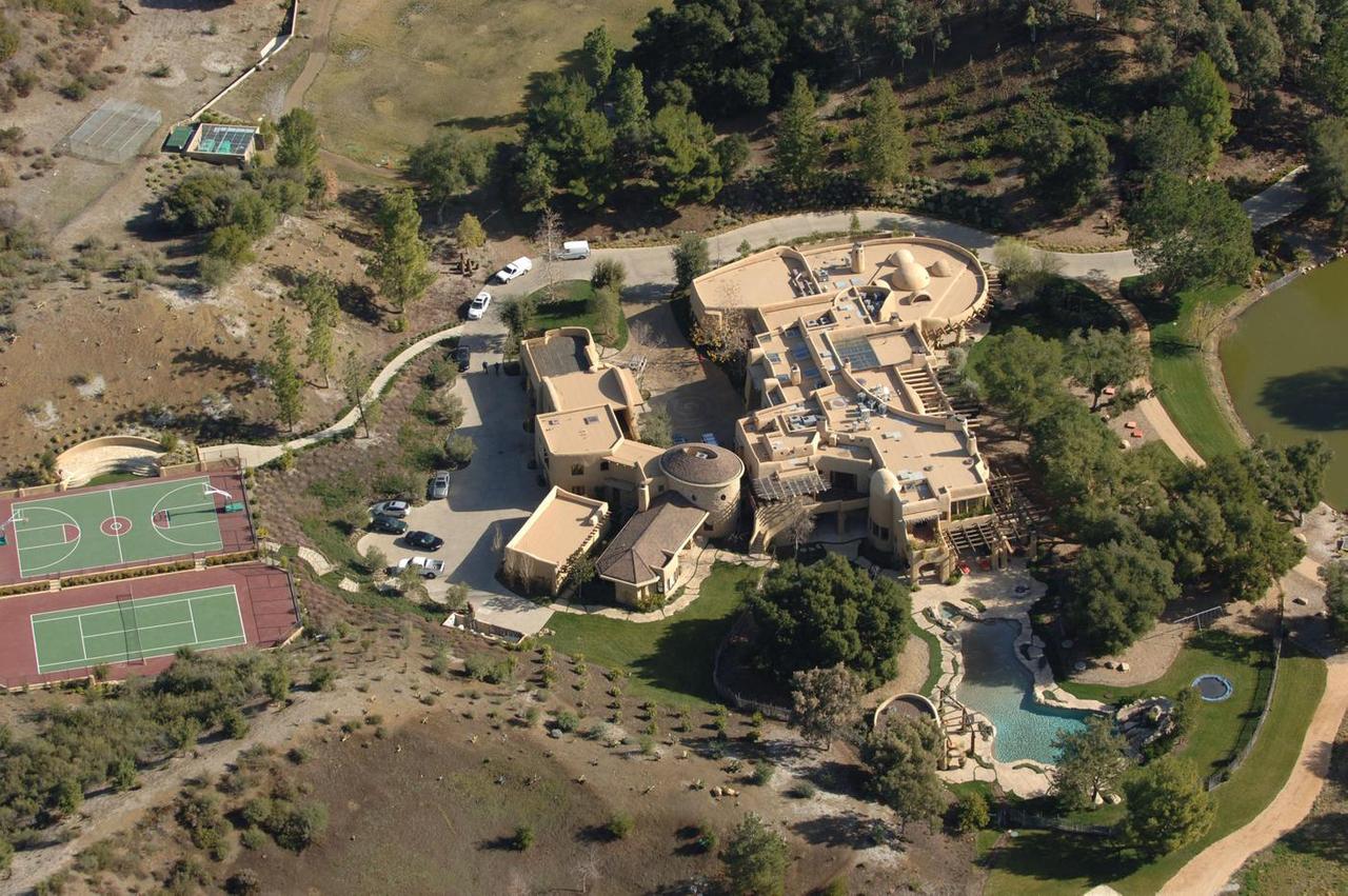 Will Smith and Jada Pinkett Smith Are Selling Their Home For $42 Million