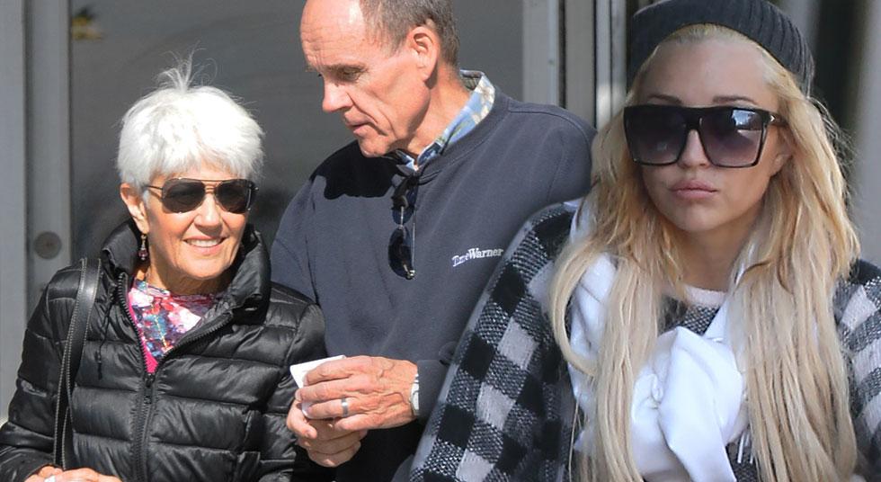 Anger & Betrayal: Amanda Bynes Enraged At Parents Rick & Lynn, Thinking ...