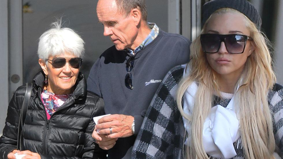 Anger & Betrayal: Amanda Bynes Enraged At Parents Rick & Lynn, Thinking ...