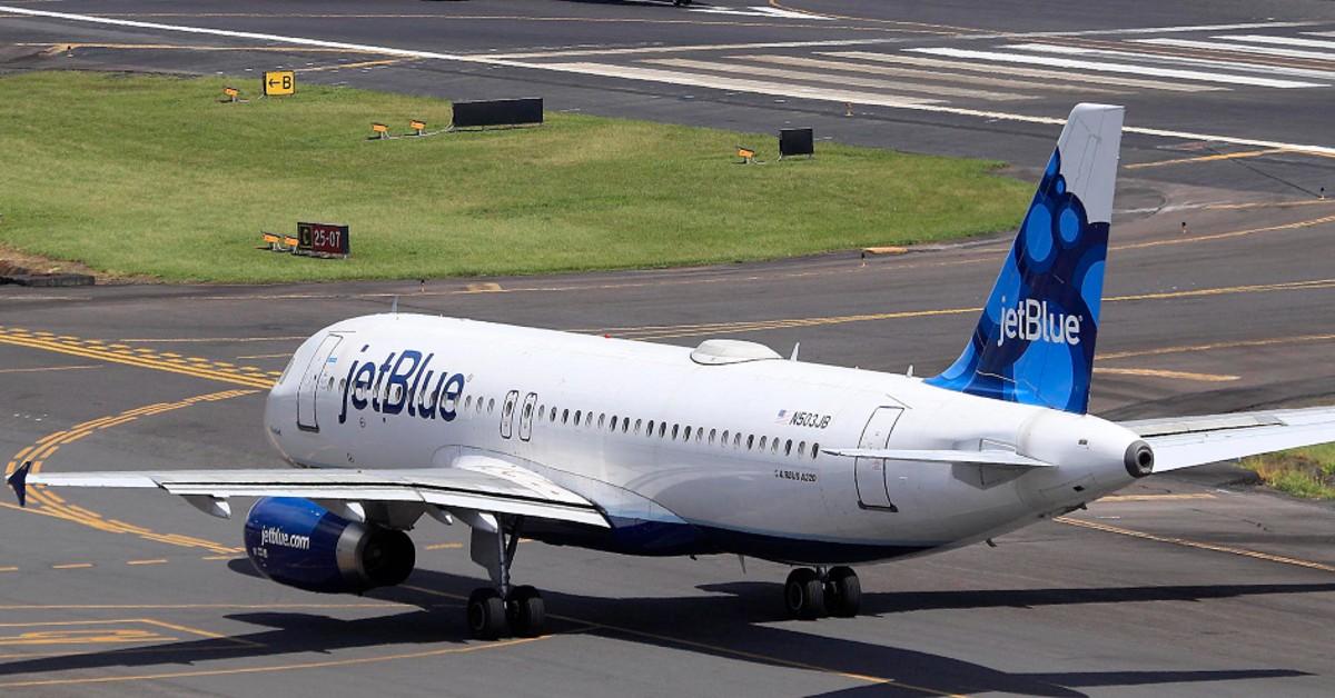 JetBlue Planes Collide Before Takeoff at Boston's Logan International ...