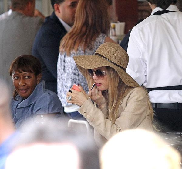 Mirror, Mirror ... 8 Celebrities Who Really Love Their Own Reflections
