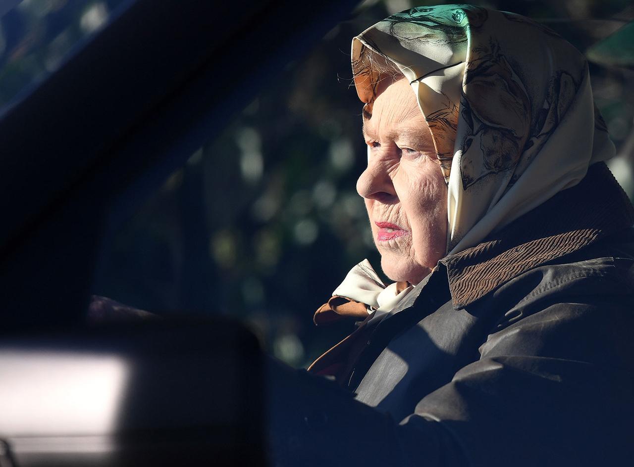 Queen Looks Angry In Photos After Meghan Markle Leaves England