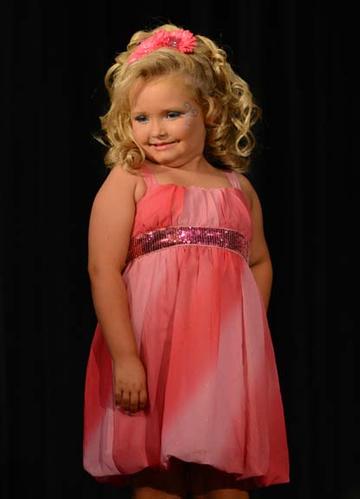 Honey Boo Boo Child Competes In The Sparkle & Shine Pageant