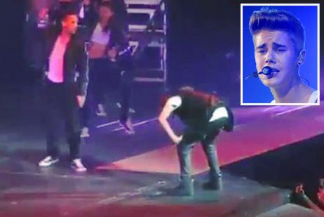 PHOTOS: 15 Of The Most Embarrassing Celebrity Moments Of All Times