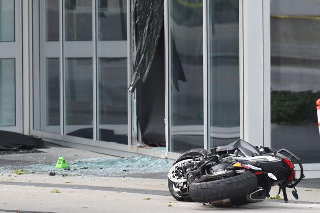 Ryan Reynolds' Nightmare! See The Horrific Photos Of 'Deadpool 2' Death ...