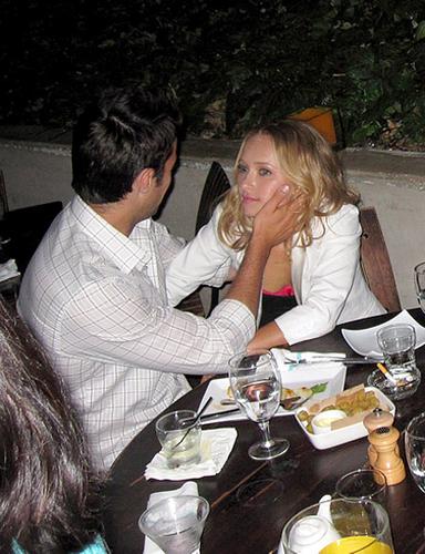 Hayden Panettiere Out For Dinner With Steve Jones
