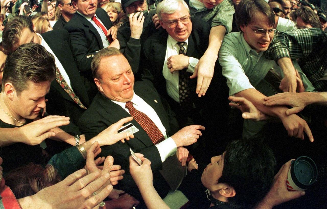 Larry Flynt's Brother Drops Battle With Late Publisher's Widow Over ...