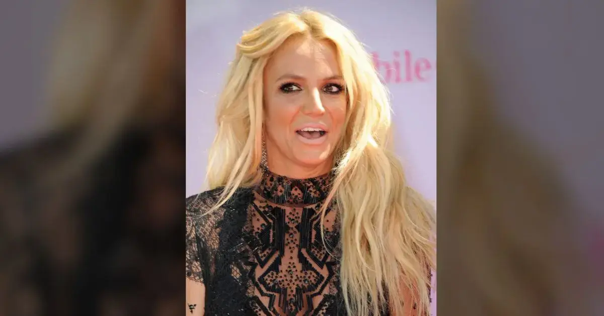 Britney Spears Spends 'Calabasas Nights' In Bed With Kim And Khloé ...