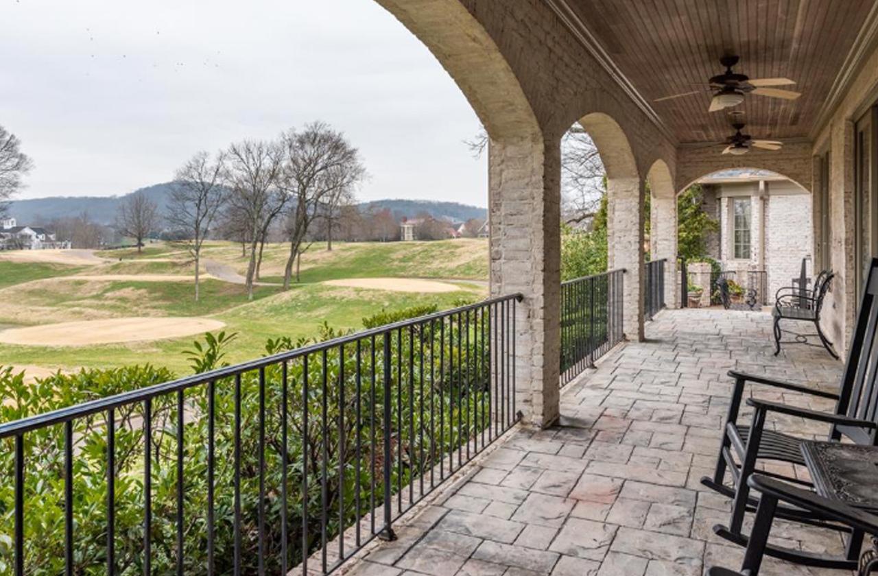 Carrie Underwood Selling Nashville Home Where Face Injury Happened