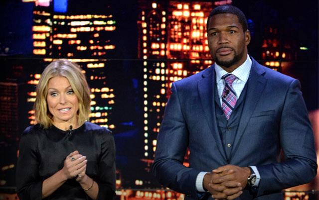 Kelly Goes 'Rogue!' Ripa Blindsides Michael Strahan With Shocking ...