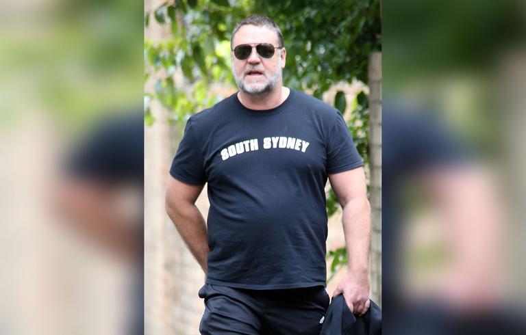 [PICS] Russell Crowe Weight Gain -- Actor Looks Fat At The Gym