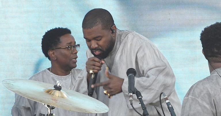 Kanye West Was NOT Levitating During ‘Donda’ Listening Party, Stunt ...