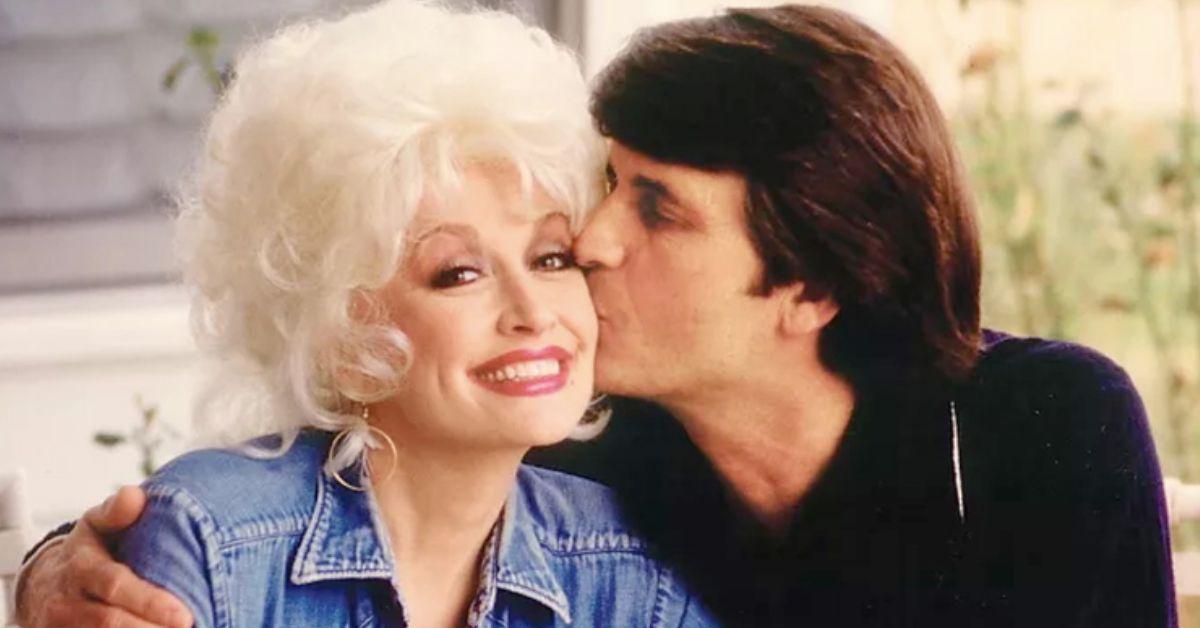'Devastated' Dolly Parton Puts Career 'On Hold' After Husband's Death