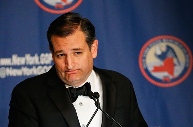 Watch As NYC Crowd Completely Ignores Ted Cruz