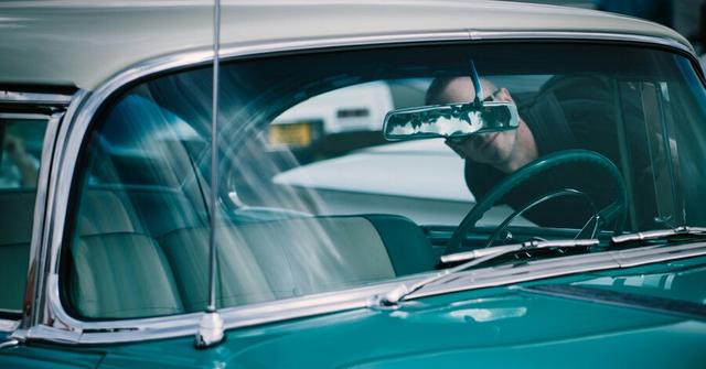 When to Replace Your Windshield: Signs You Shouldn’t Ignore
