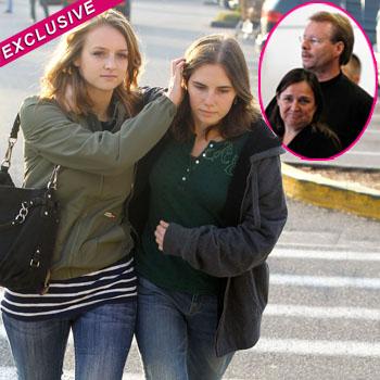 Amanda Knox's Family 'Is Happy To Have Her Home For Christmas,' Says ...