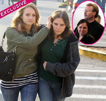 Amanda Knox's Family 'Is Happy To Have Her Home For Christmas,' Says ...