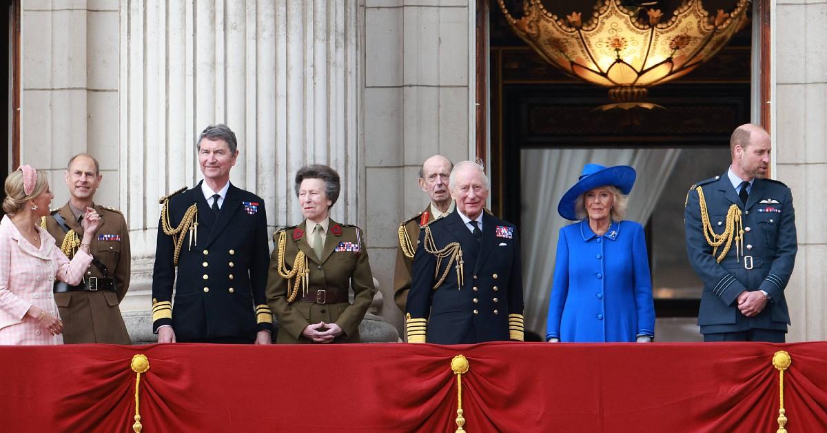 EXCLUSIVE: Royal Family Set to Continue ‘Cruel’ Christmas Weigh-In ...