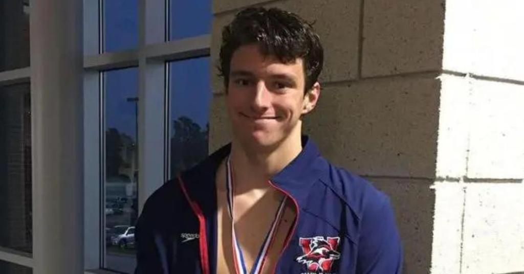 Trans Swimmer Lia Thomas Is So 'Well-Endowed' I Had To 'Refrain From ...