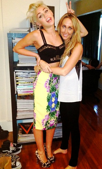 Super Slim Miley Cyrus Proves She Is A Mommy’s Girl