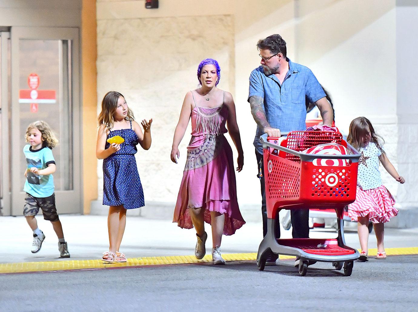 [PICS] Tori Spelling Broke Money Problems Shopping At Target