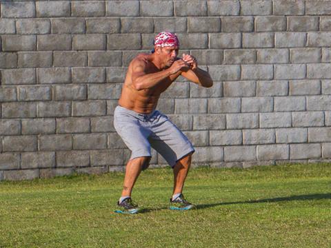 48 & Looking Great! Birthday Boy Tim McGraw Defies Age With Eight-Pack ...