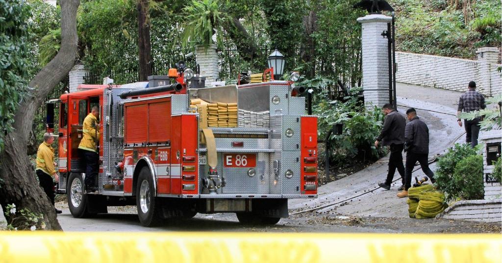 Cara Delevingne's Friends Concerned for Model After $7 Million Home ...