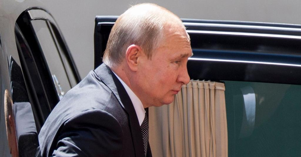 Vladimir Putins Daughter Travels To Germany For Vampire Facelift