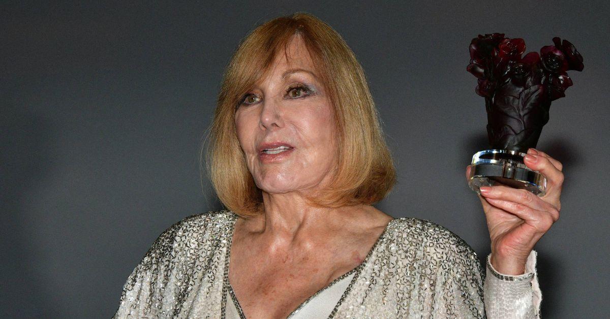 Kim Novak's Plastic Surgery Disaster: Doc Says 'Hollywood Ruins Beauty'