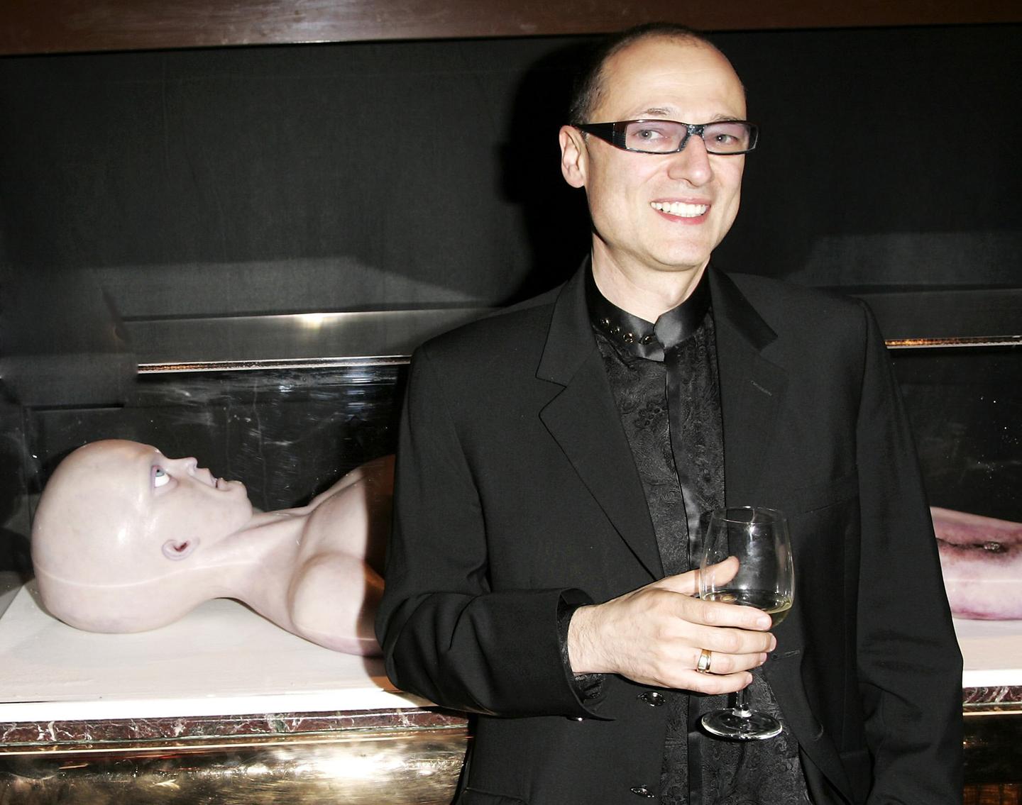 Outrageous Fakers! The 10 Biggest And Most Bizarre Media Hoaxes Of All ...