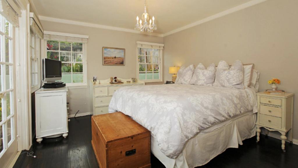 It’s Like Monopoly! Owen Wilson Adds Pacific Palisades Home To His ...