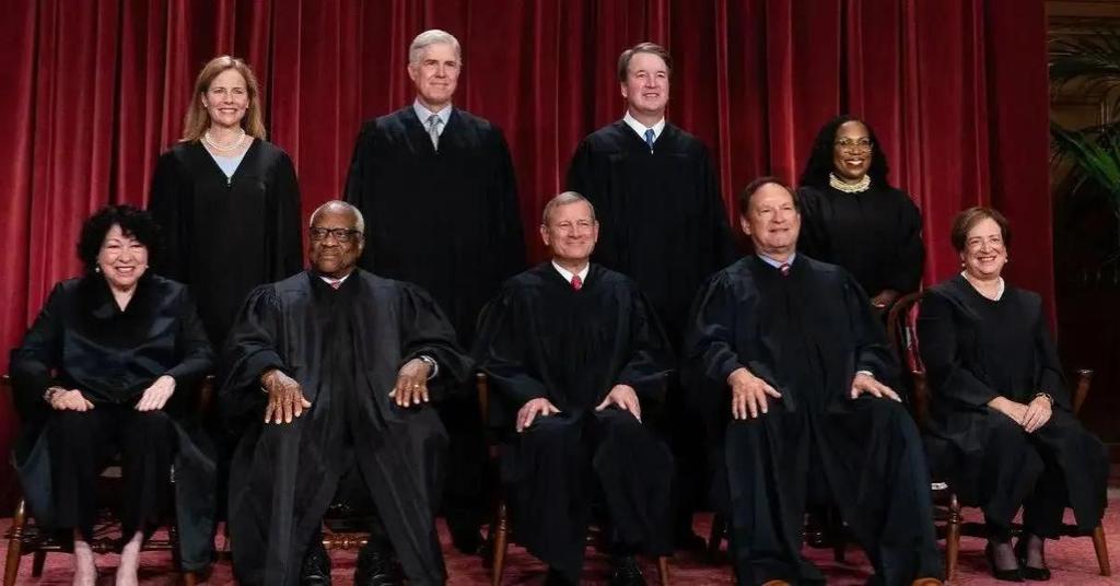 Supreme Court Rules for January 6 Rioter Challenging Obstruction Charge