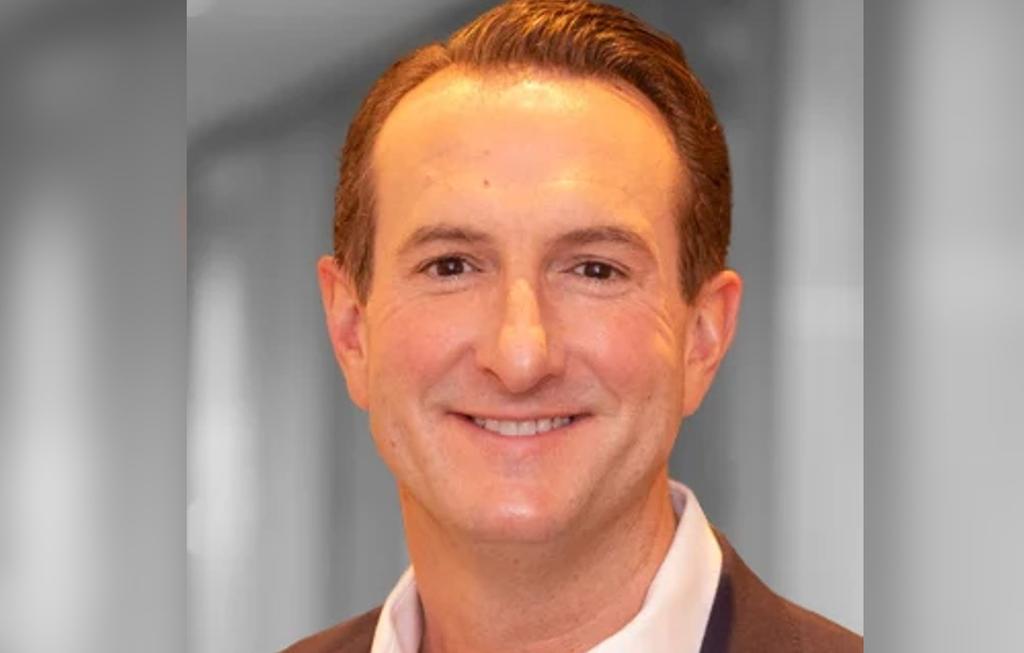 Mother Of Kevin Costner's Pal Caught On Beach With Ex Says Rumors Are ...