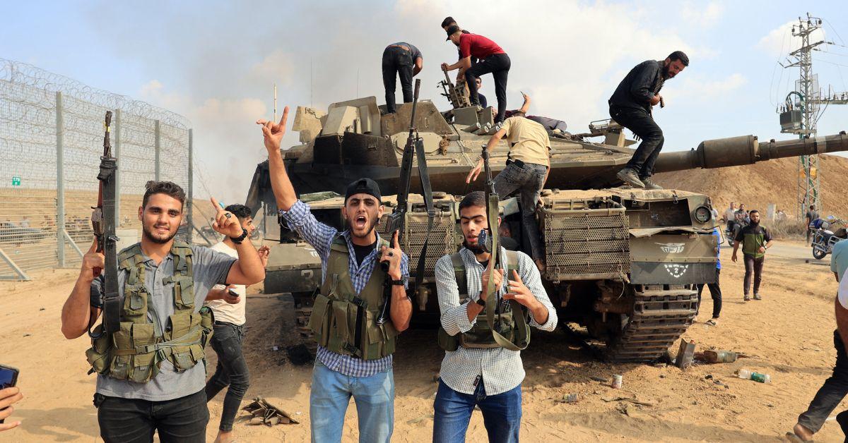 NBC Reporter Richard Engel Forced to Take Cover From Rocket Fire in Israel