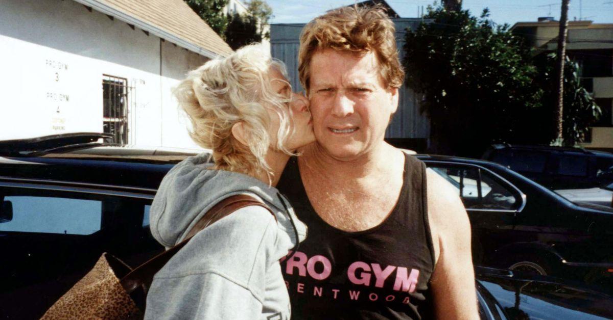 Farrah Fawcett Allegedly Cheated On Ryan O'Neal In The Late '90s