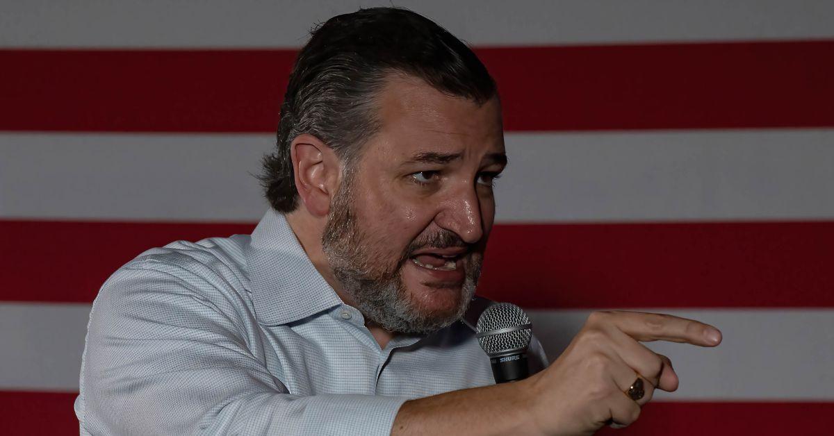 Ted Cruz Confronted On Plane & Asked To Name Uvalde Shooting Victims