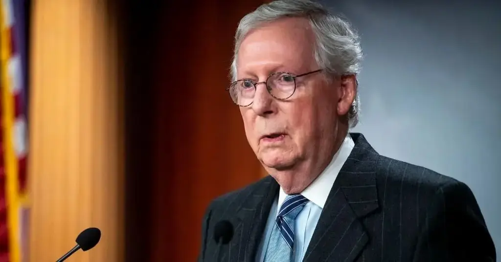 Mitch McConnell ‘Face Planted’ on Plane Two Weeks Before Freezing ...