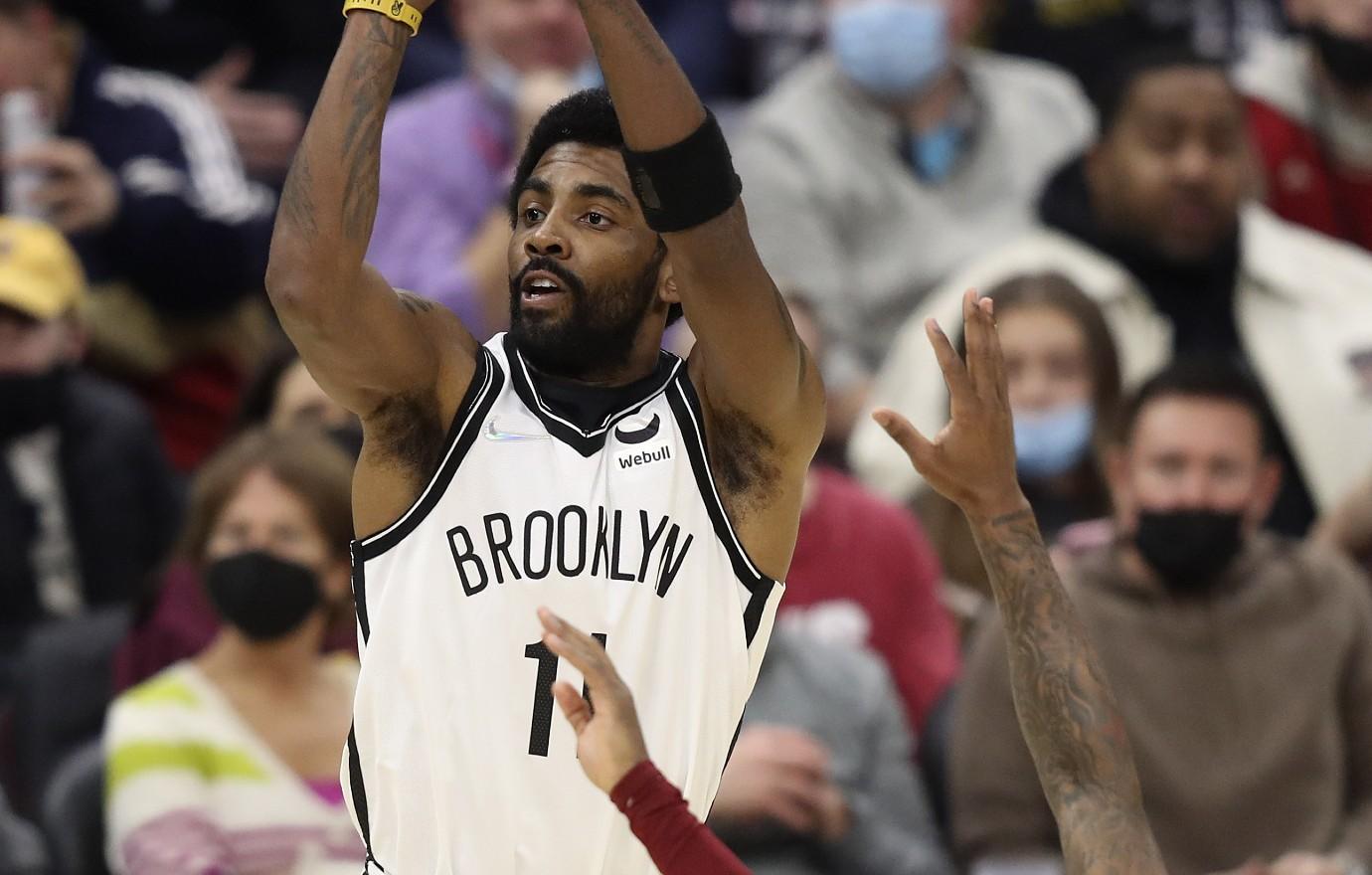 Kyrie Irving Claims He Isn't 'Campaigning' For Alex Jones