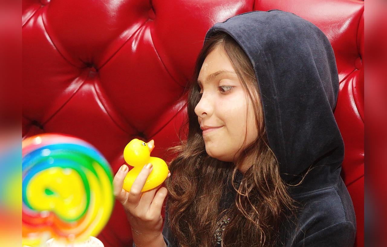 Farrah Abraham Shares Sweet Treats With Daughter Sophia In Las Vegas