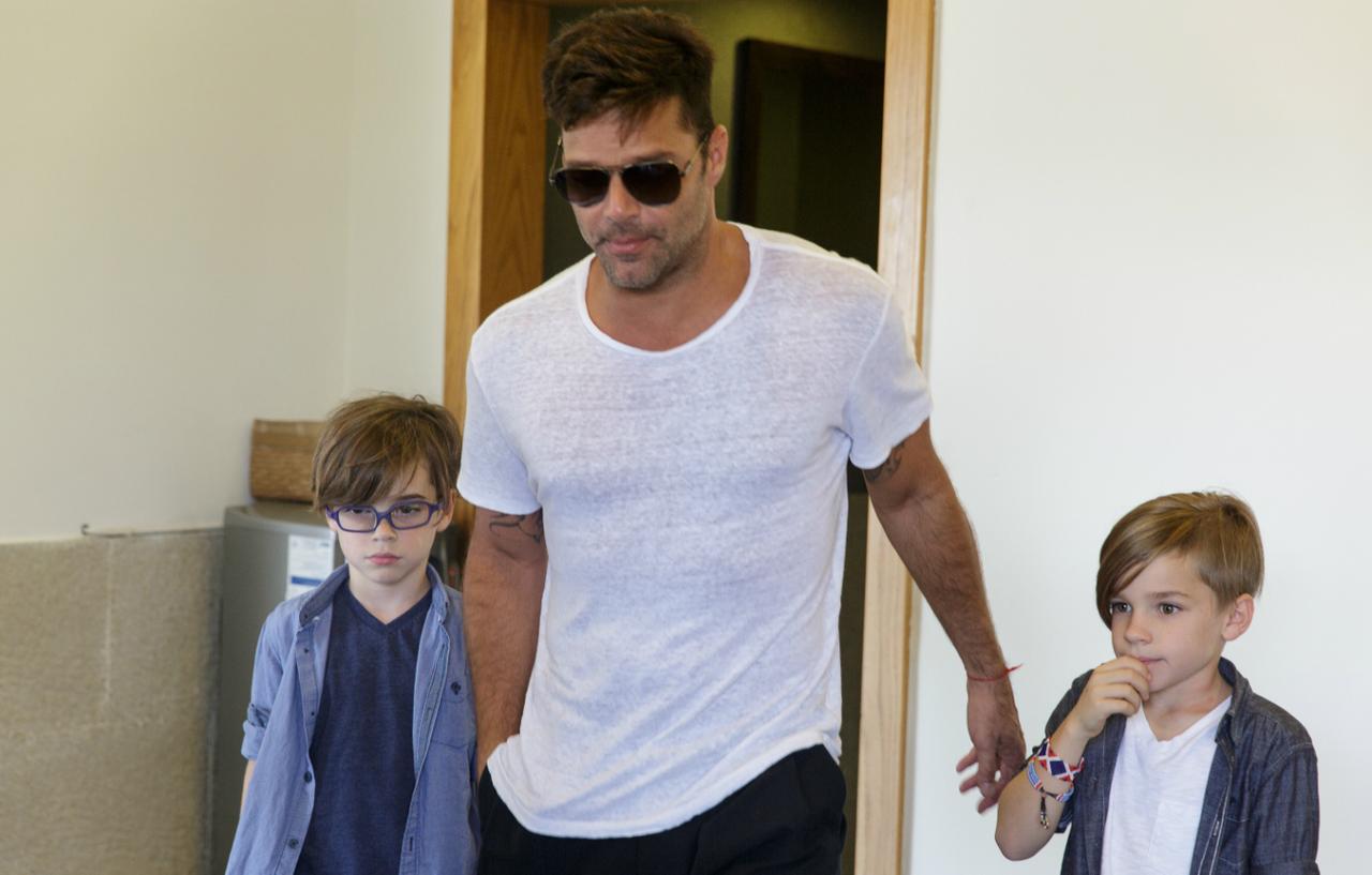 Single Celebrity Parents Raising Children On Their Own | Radar Online