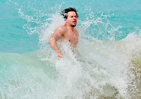 Beach Bum! Mark Wahlberg Shows His Crack During Wardrobe Malfunction